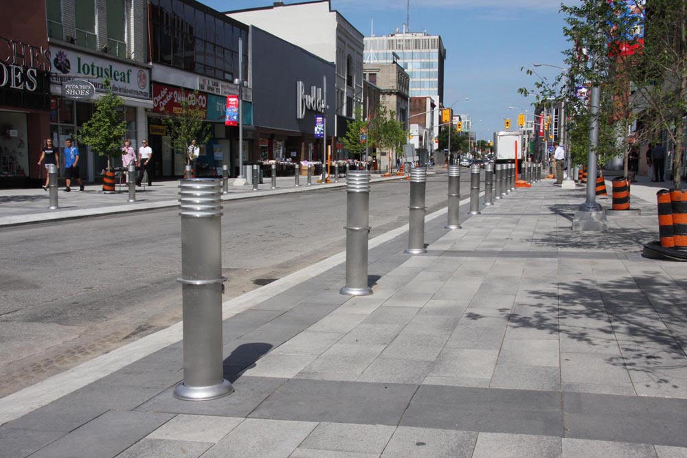 Restaurant Bollard Applications - Blockaides